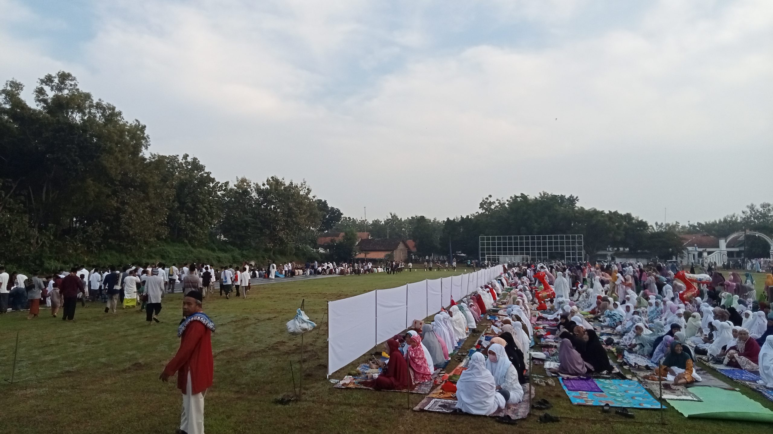 Indahnya Suasana Sholat Idul Fitri di Kampung Halaman – Kilas Fakta